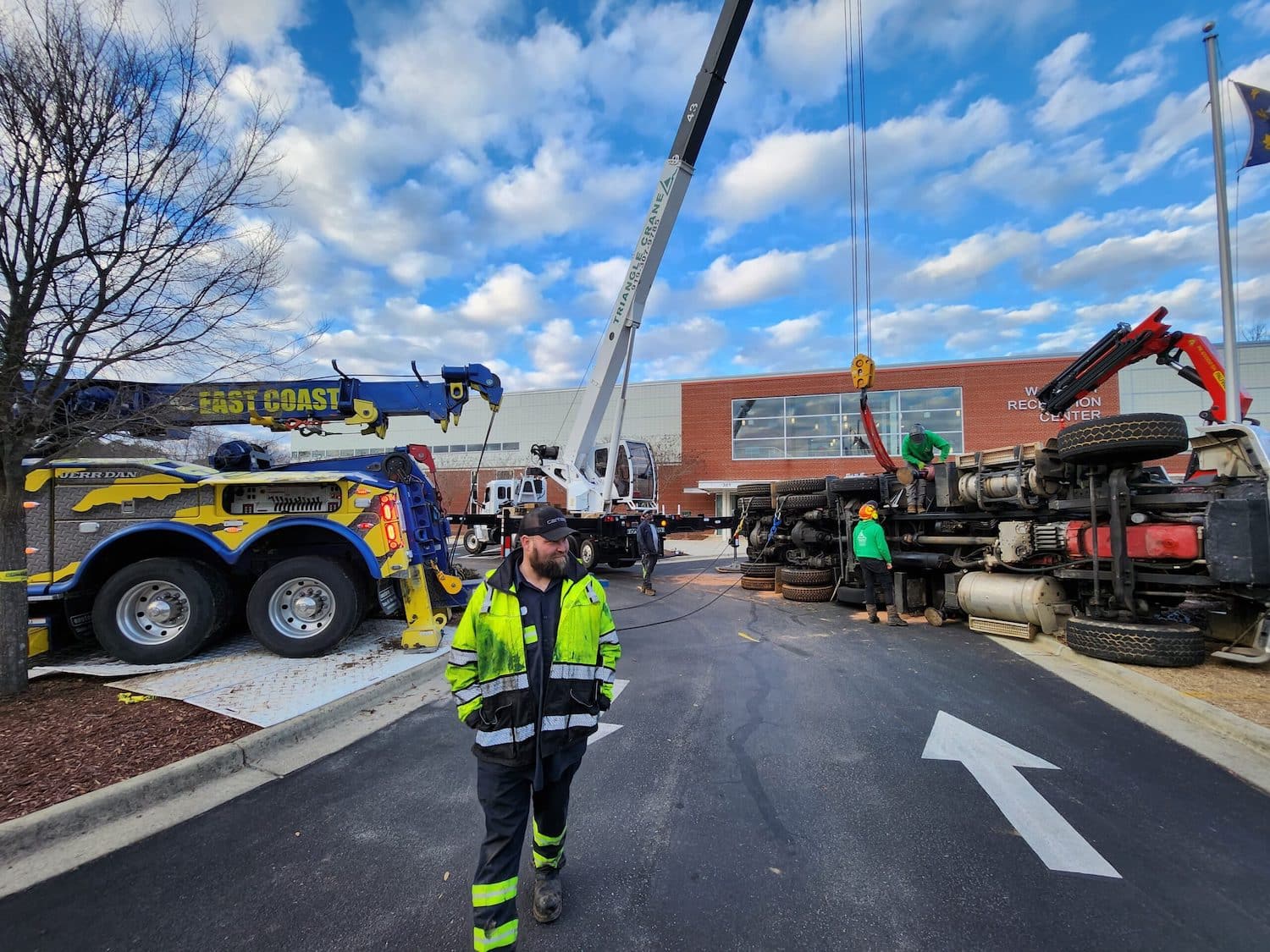 24/7 Mobile Crane Service | East Coast Towing NC